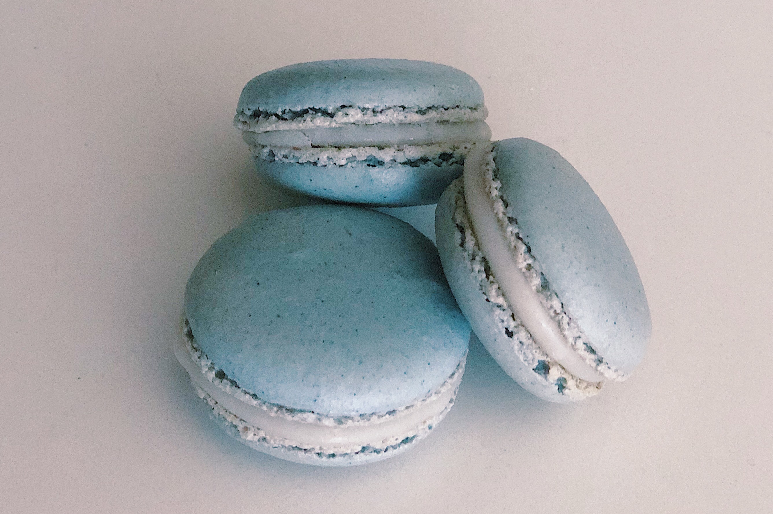 Perfectly blue macarons – Freddy's Harajuku