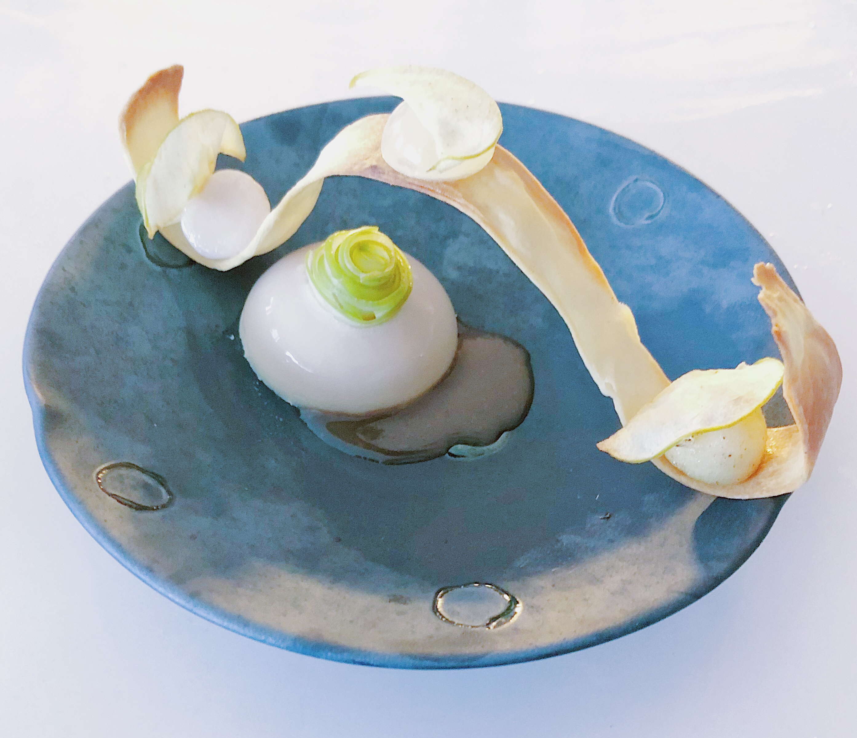 Gravity Bounce: a plated dessert – Freddy's Harajuku