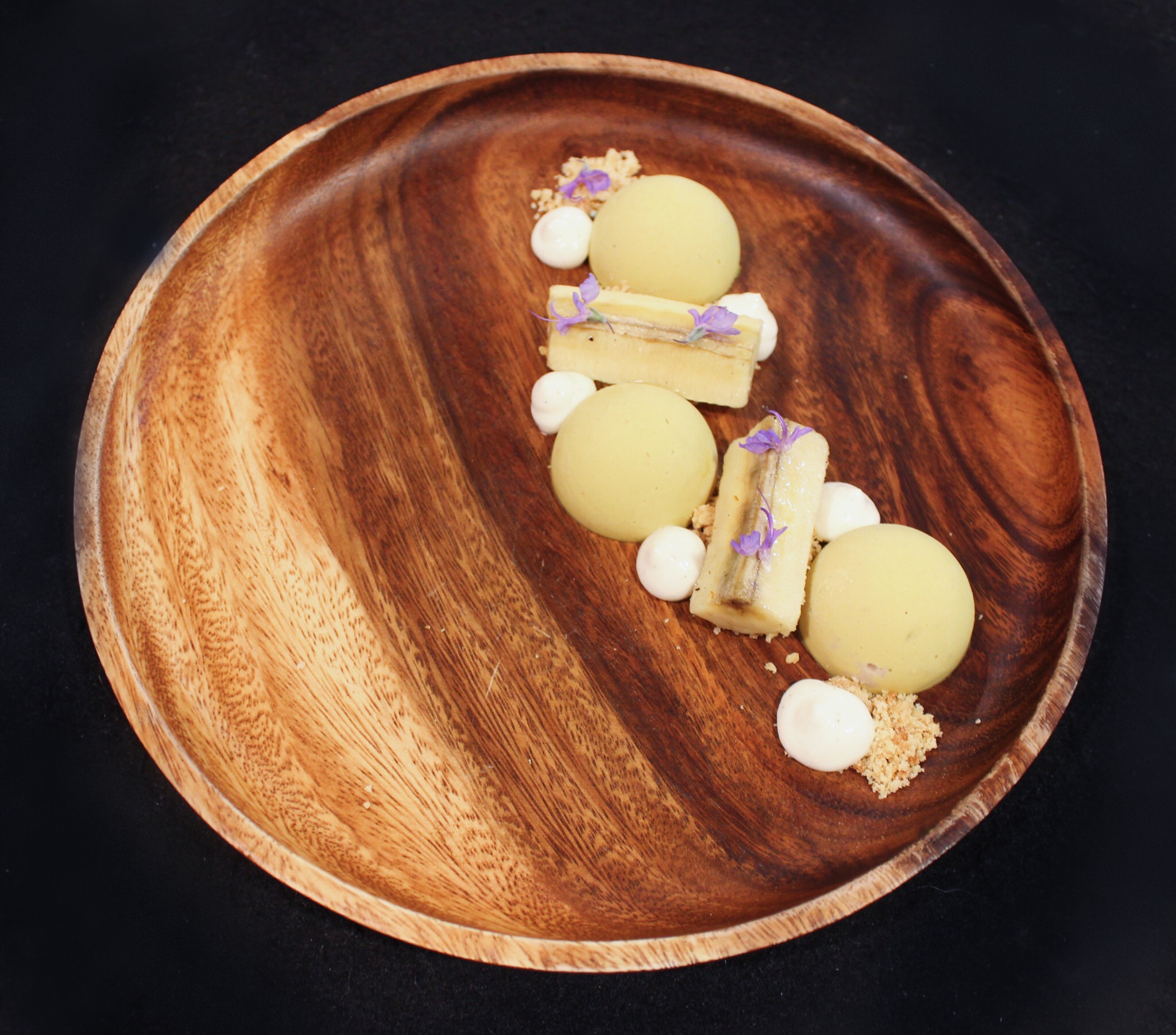 Stay gold: a plated dessert – Freddy's Harajuku