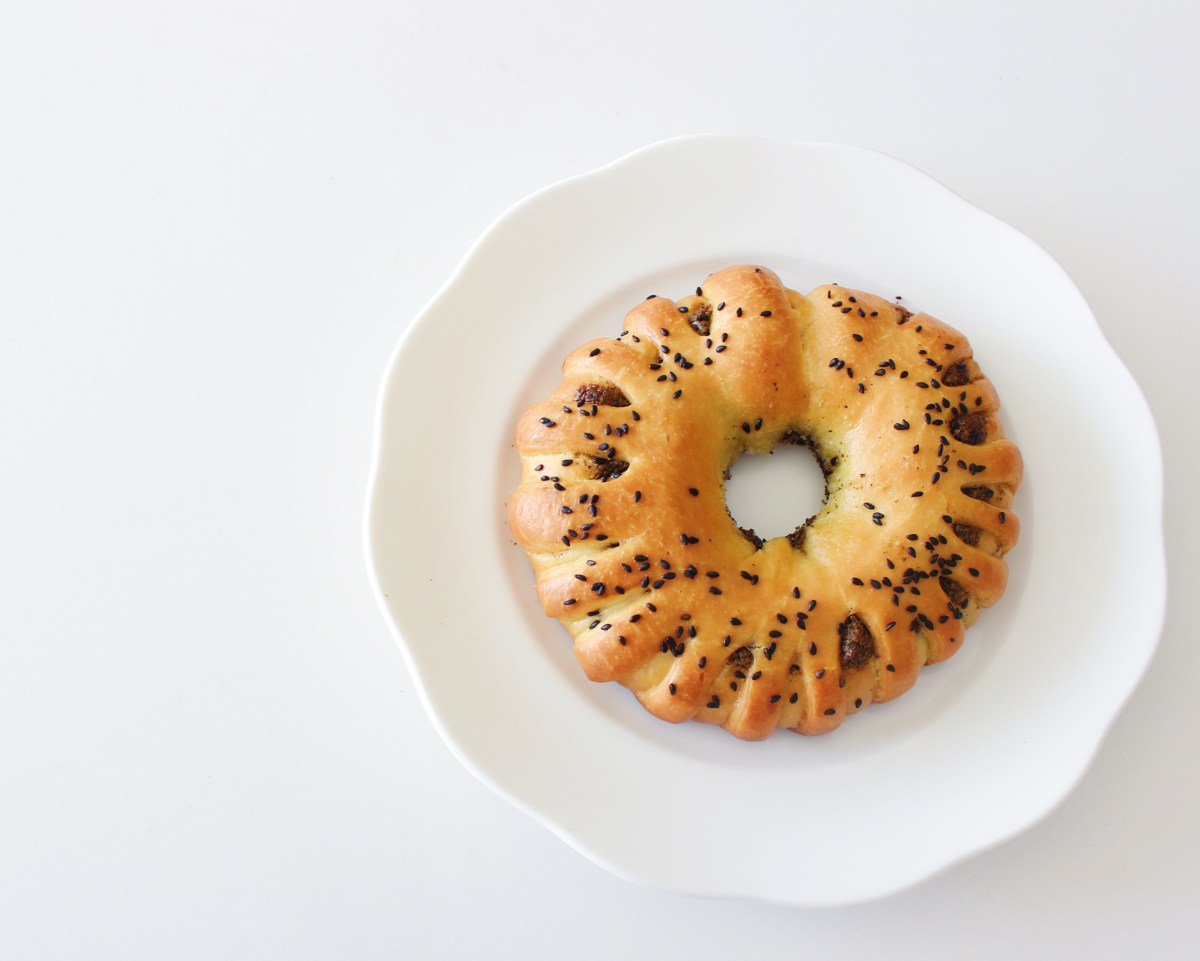 Black sesame brioche ring – Freddy's Harajuku