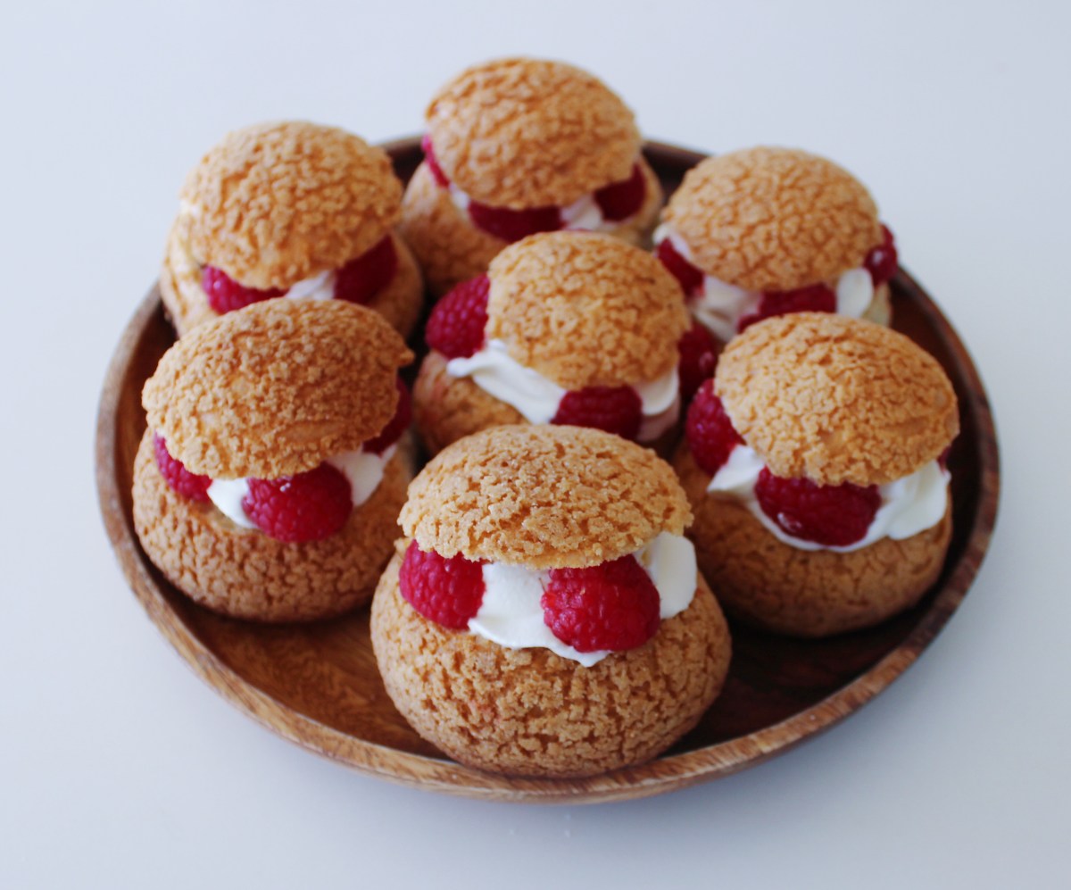 Raspberry craquelin choux – Freddy's Harajuku