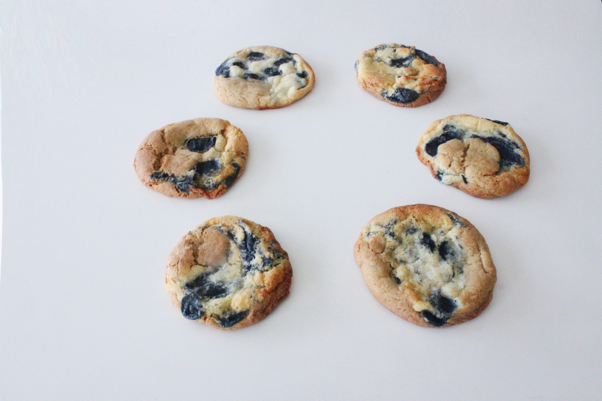 Milk tea cookies with chewy “boba” bits – Freddy's Harajuku