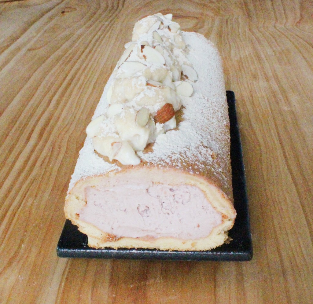 Bingsu roll cake – Freddy's Harajuku