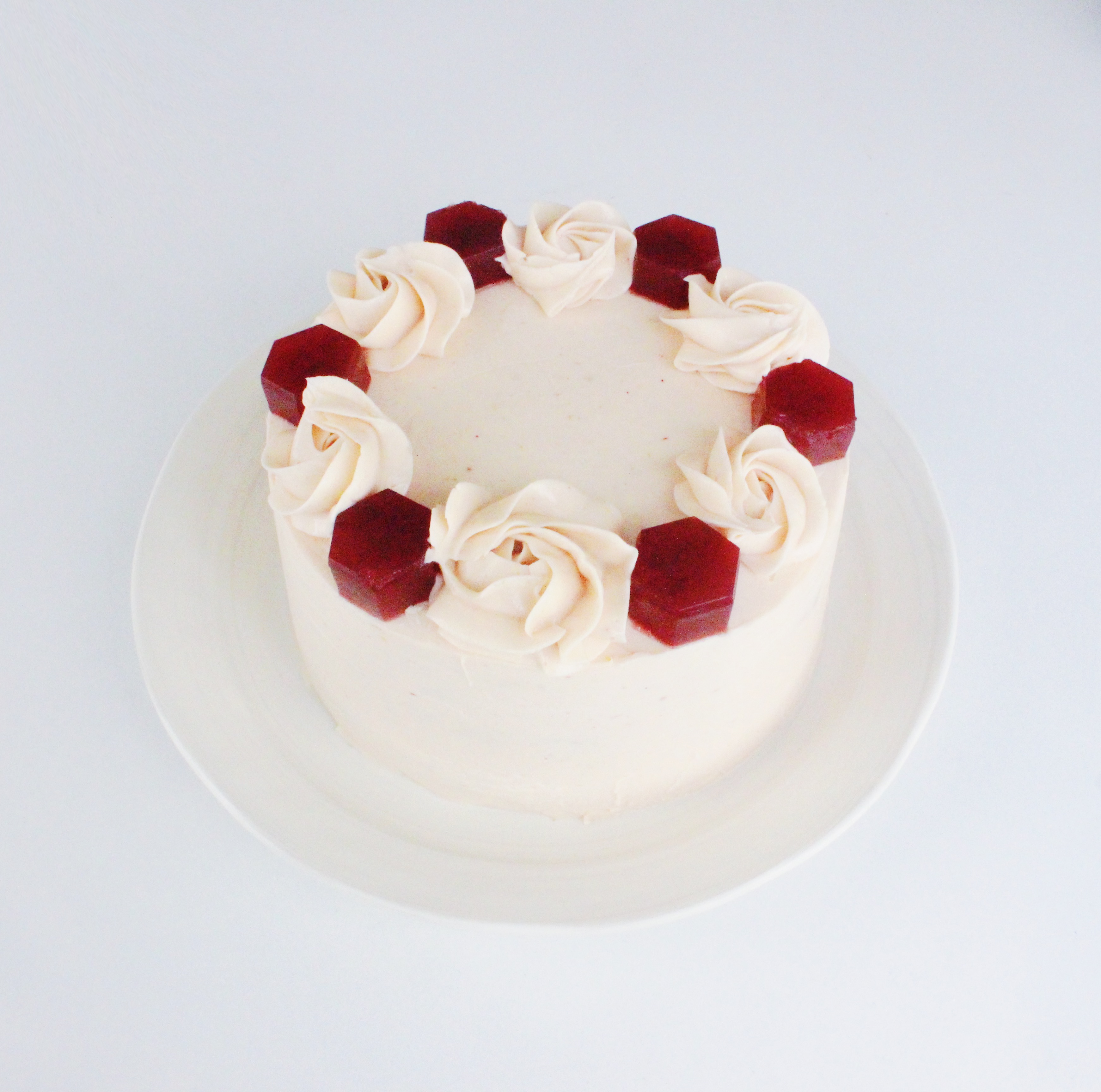Cranberry-yuzu layer cake – Freddy's Harajuku