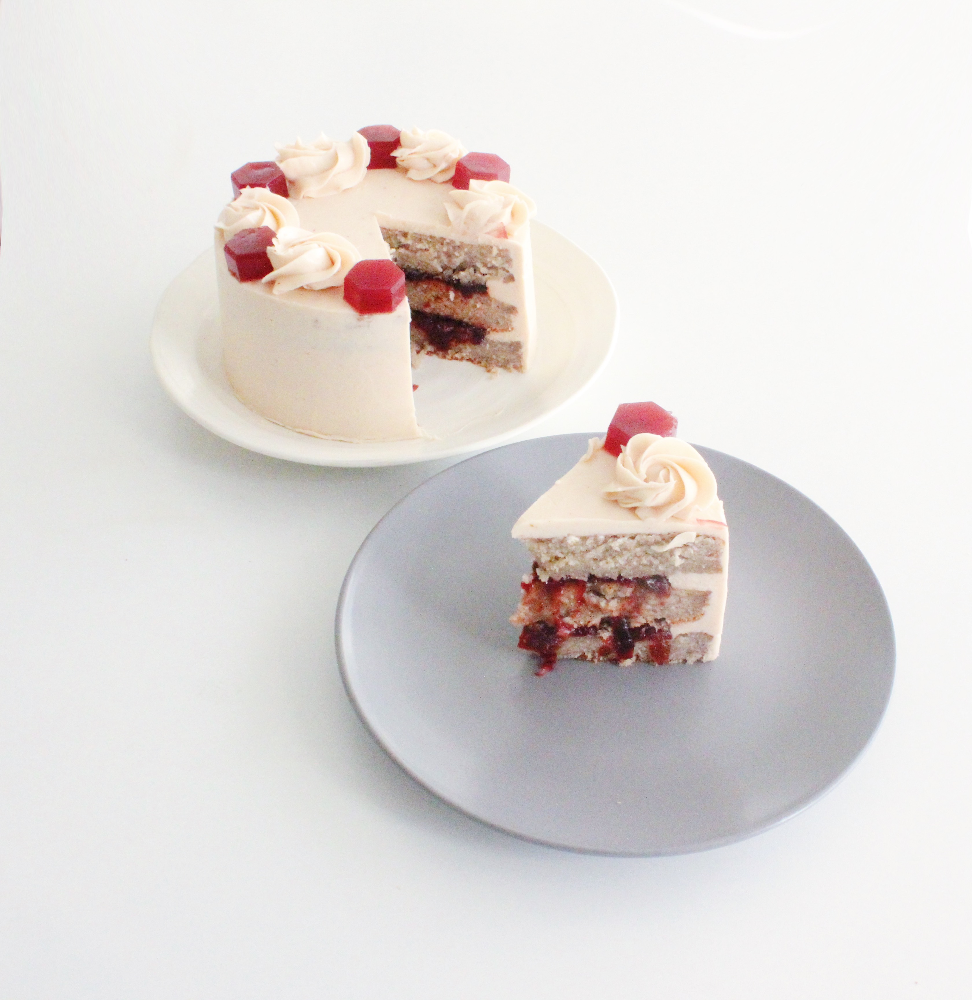Cranberry-yuzu layer cake – Freddy's Harajuku