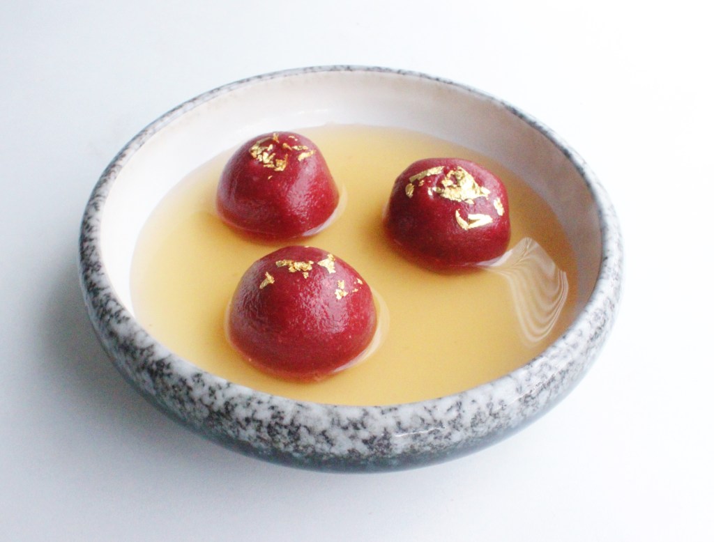 Red and gold(en syrup) tang yuan – Freddy's Harajuku