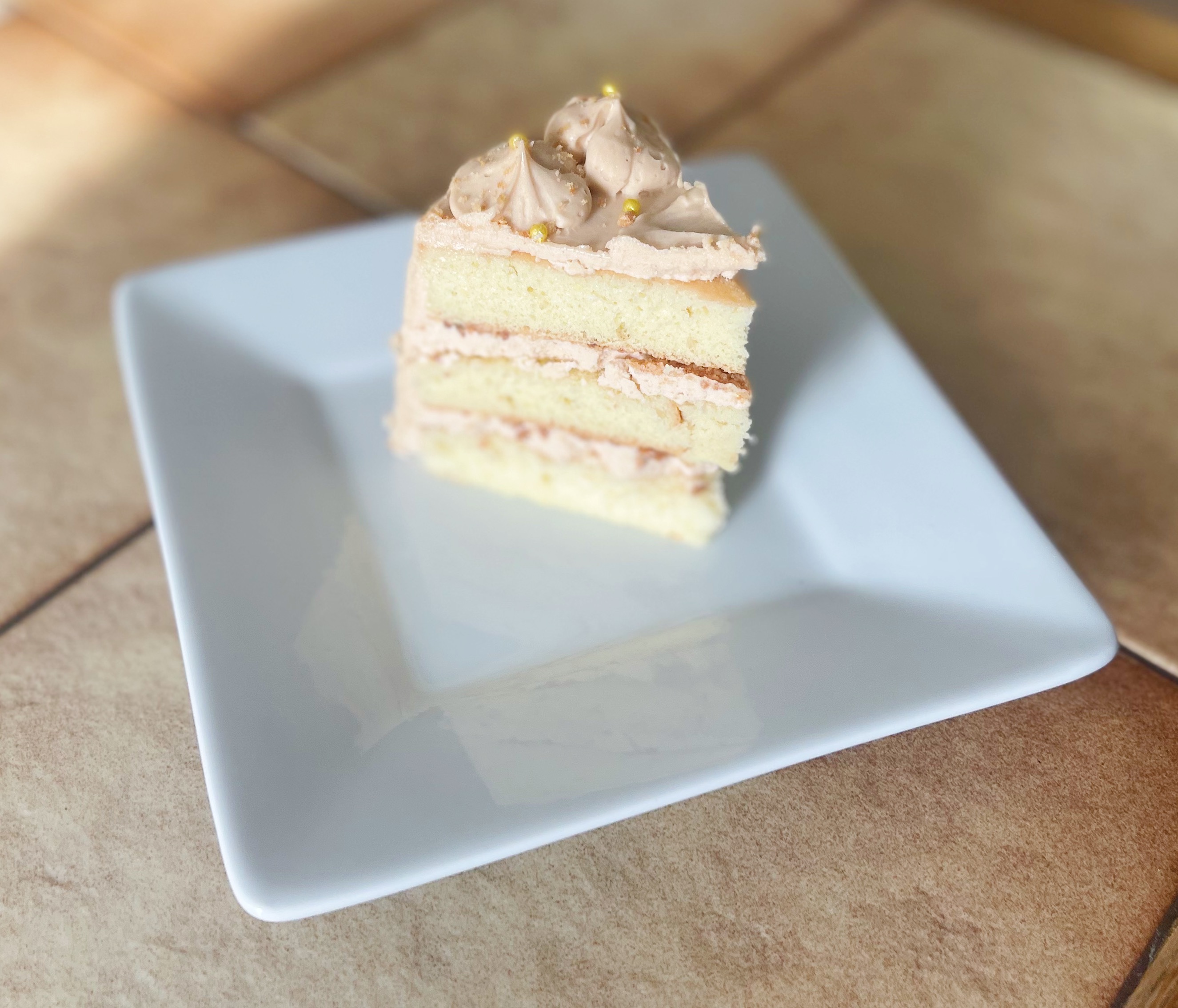 Yellow Chiffon Layer Cake with Blonde Chocolate – Freddy's Harajuku