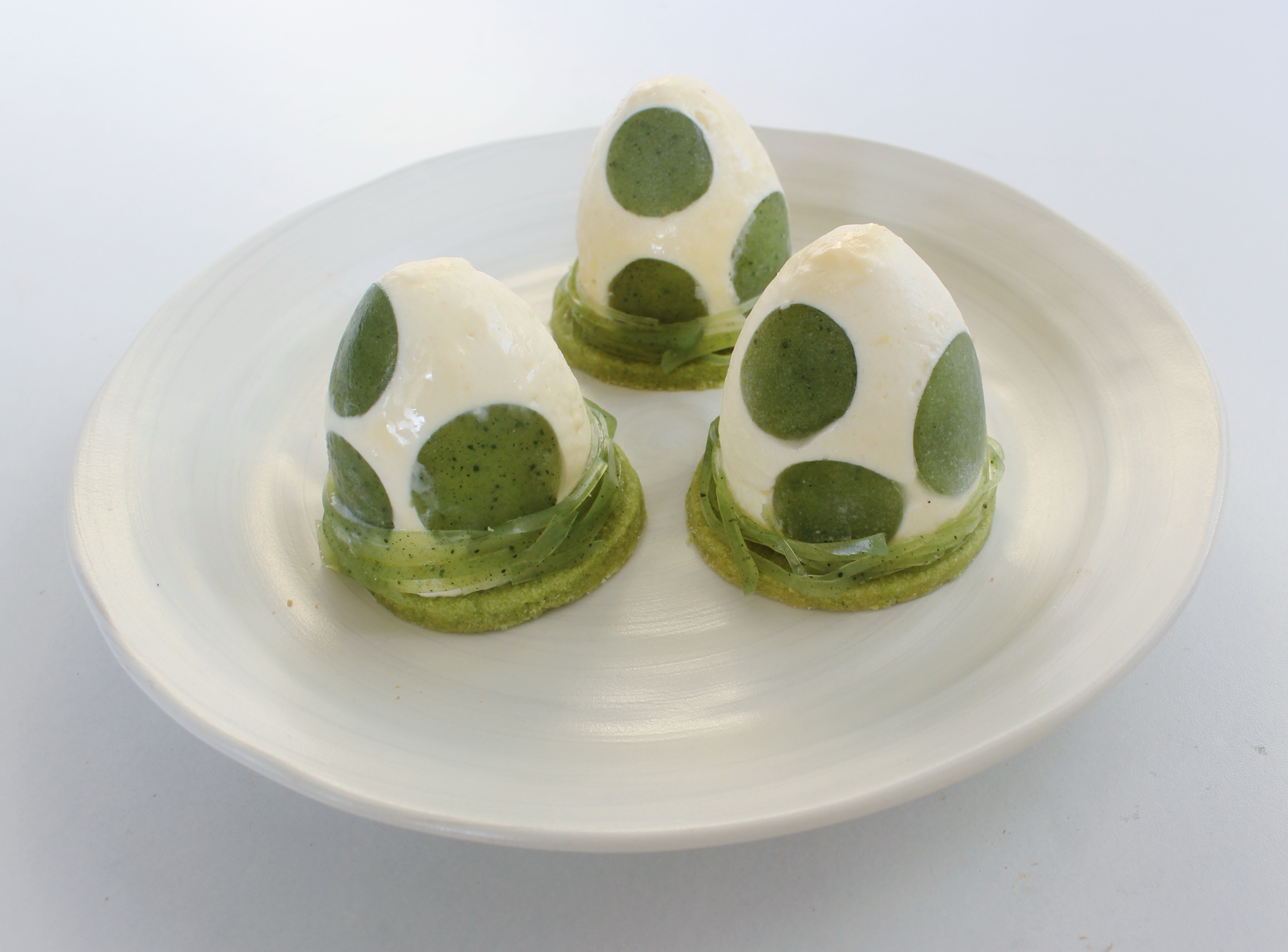 Matcha-Hong Kong Almond “Yoshi Eggs” – Freddy's Harajuku