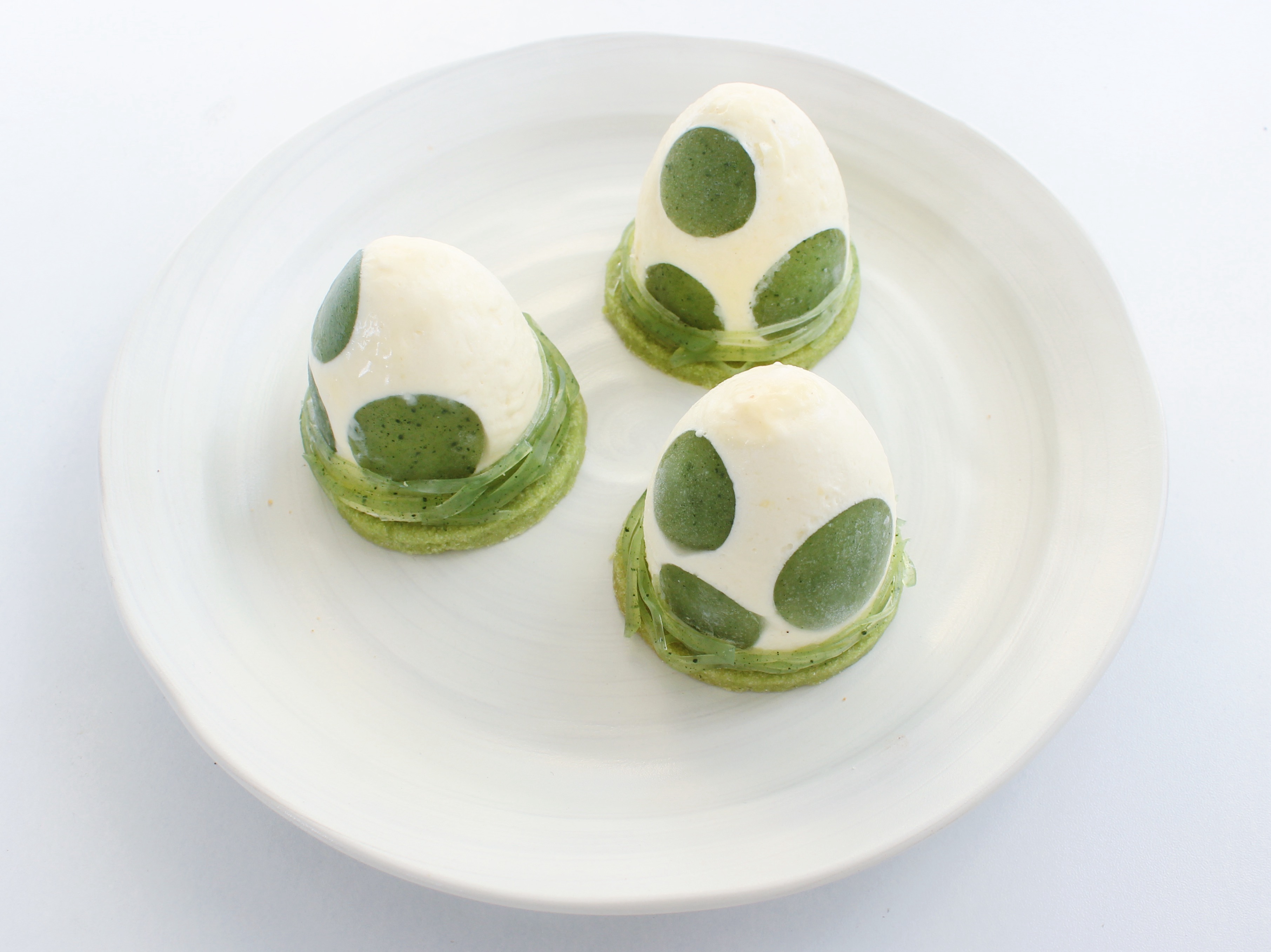 Matcha-Hong Kong Almond “Yoshi Eggs” – Freddy's Harajuku